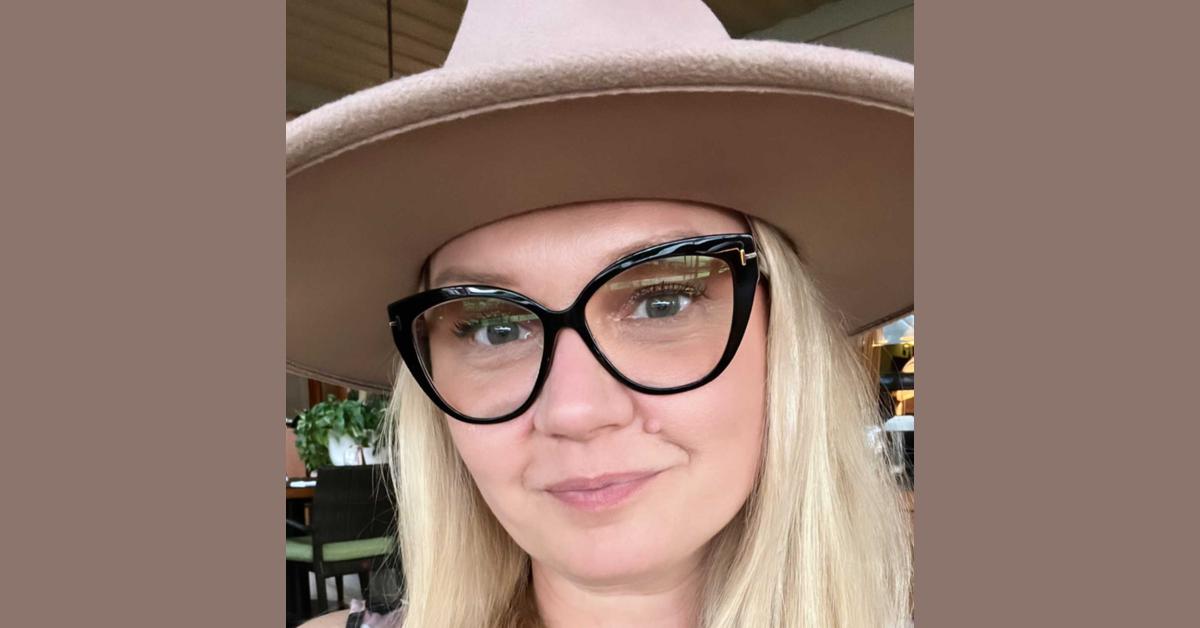 #166- Lindsey Williams: "Shiny Happy" Warrior | Escaping IBLP Cult by ...